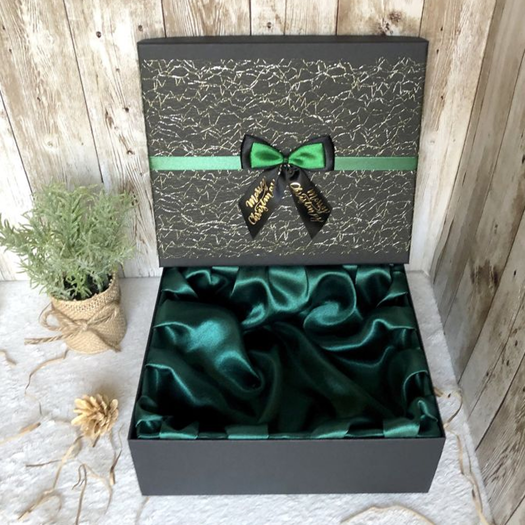 Luxury Gift Boxes with Lids Wholesale